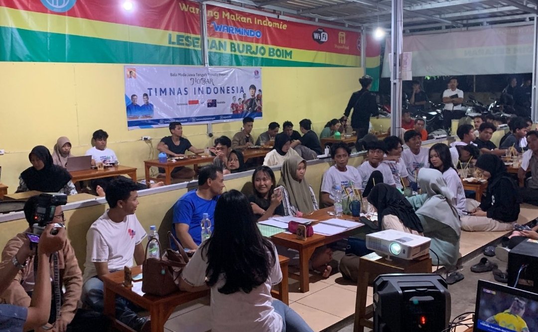 Makin Dekat Gen Z: Ahmad Luthfi Hadiri Nobar Timnas di Warmindo ... Makin Dekat Gen Z: Ahmad Luthfi Hadiri Nobar Timnas di Warmindo ...