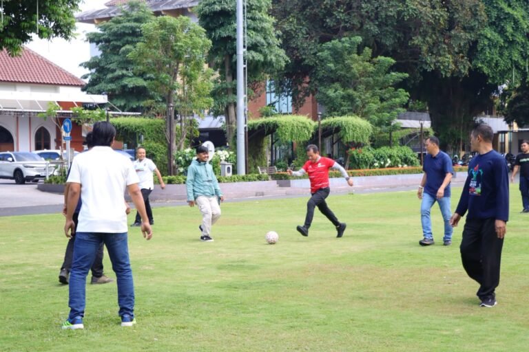 Demam Piala Dunia 2026, Halaman Pendapa Kudus Disulap jadi Lapangan ...